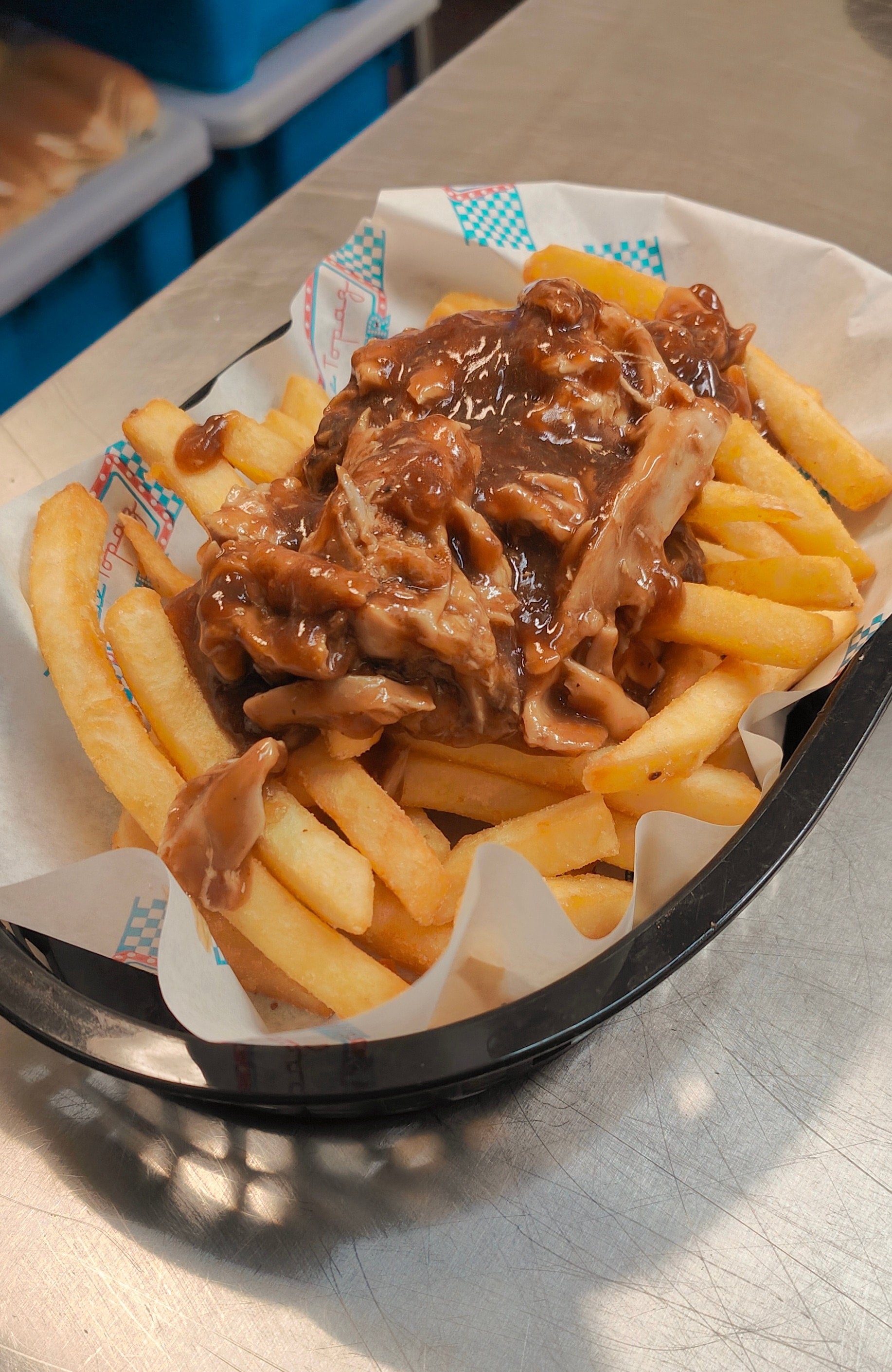 Chicken & Gravy Loaded Chips | GnG Diner Stanthorpe